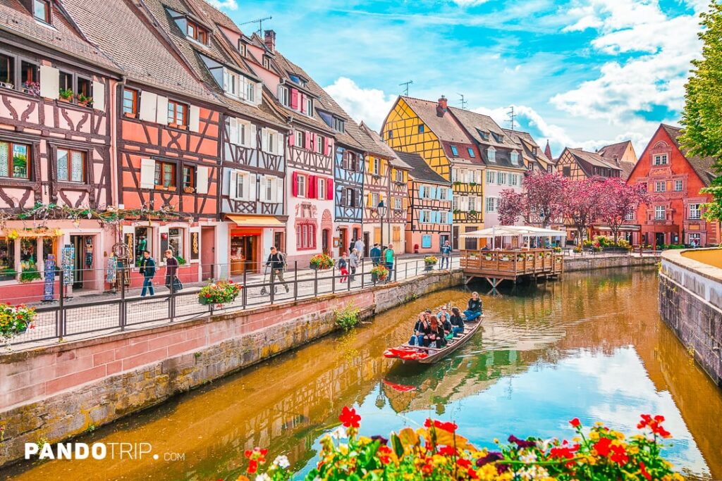 Top 10 Beautiful Old Towns and Villages in France - PandoTrip.com