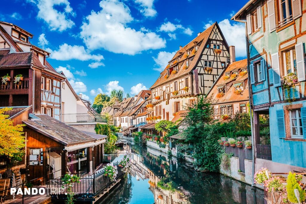 Top 10 Beautiful Old Towns and Villages in France - PandoTrip.com