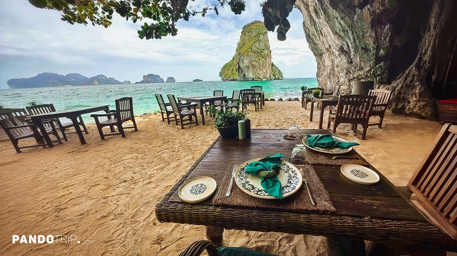 Top 10 Unusual Restaurants Around the World - PandoTrip.com