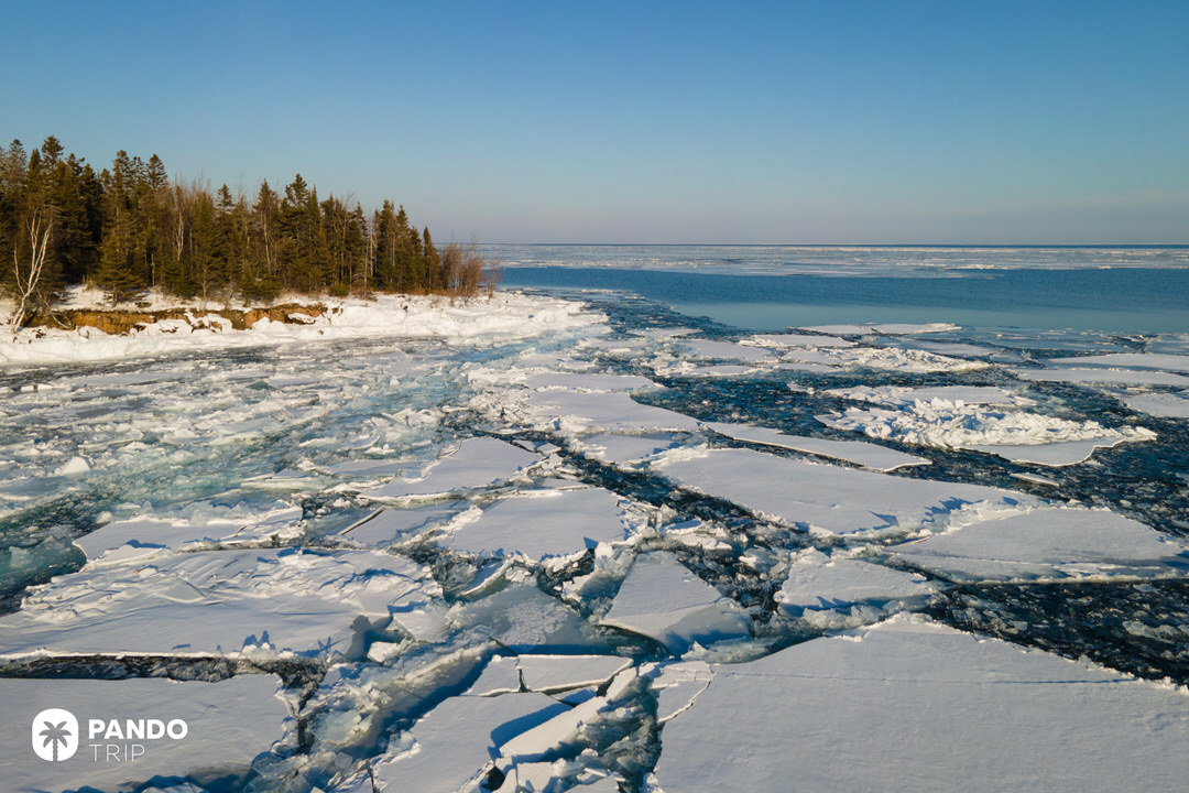 Top 10 Beautiful Frozen Lakes